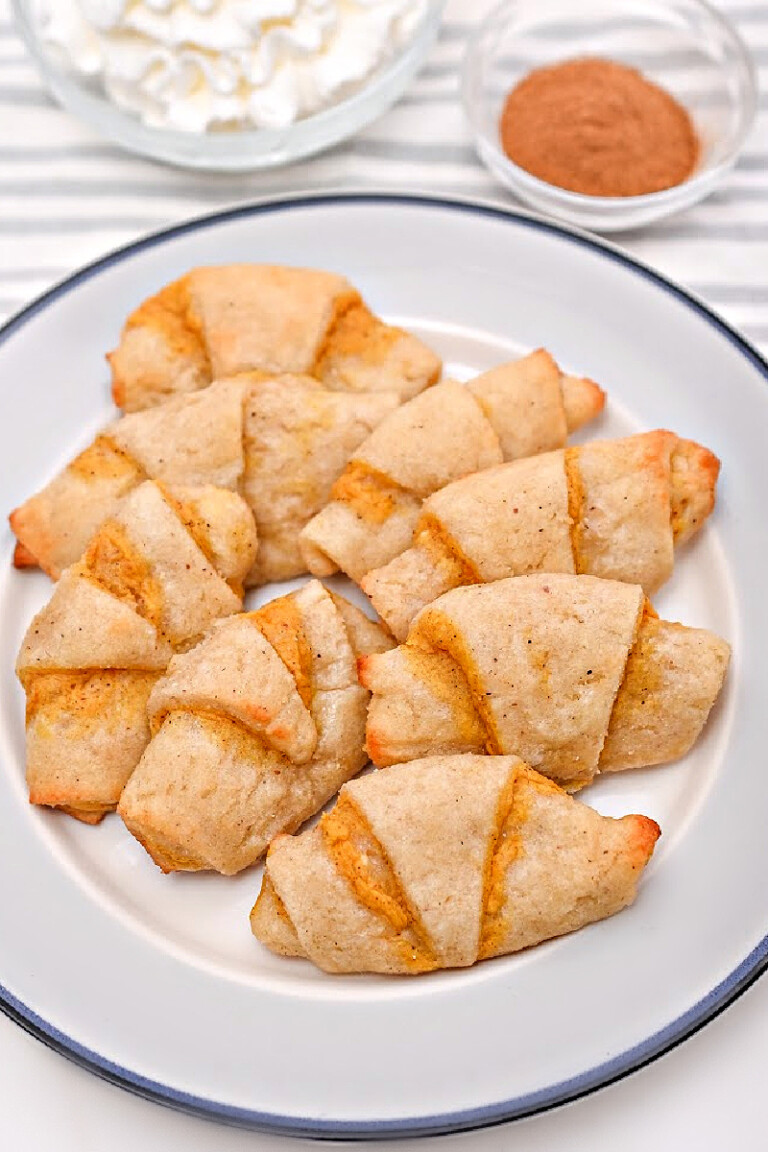 Keto Mini Pumpkin Crescent Rolls - 2 Net Carbs Per Serving